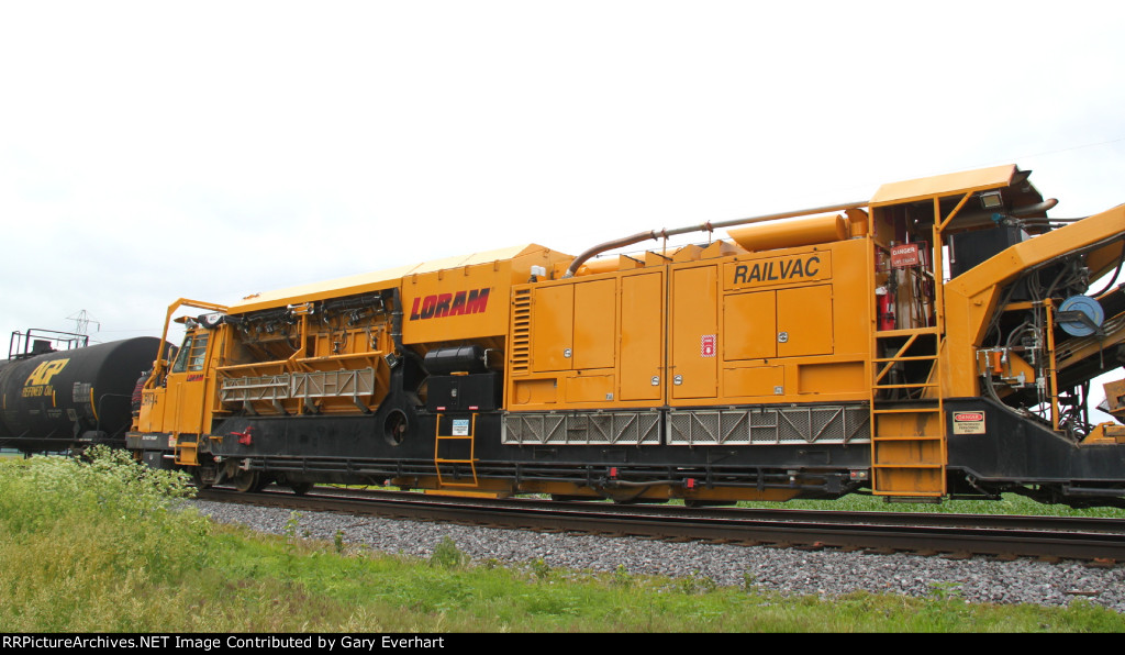 Loram Rail Vac Work Train